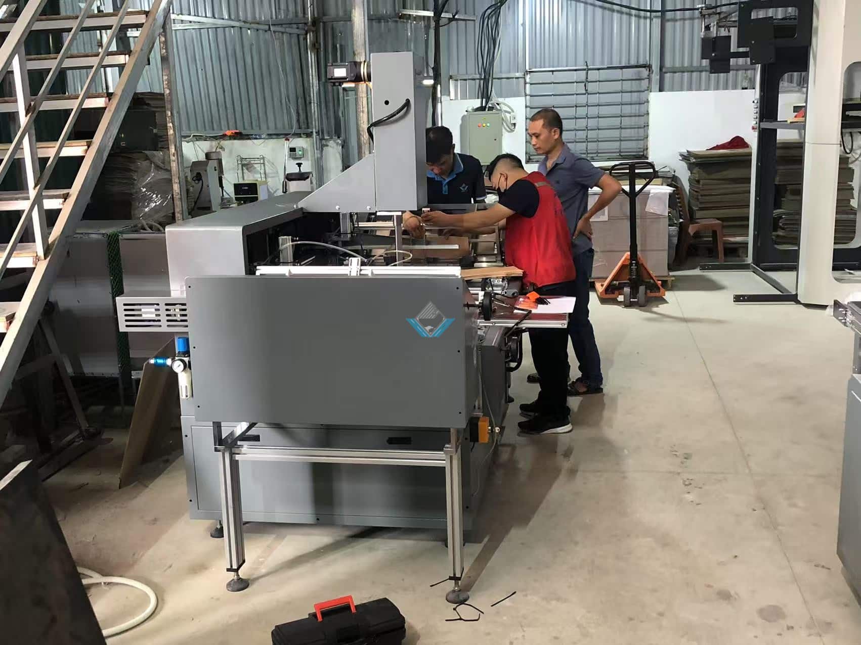 MÁY LẮP RÁP HỘP GẤP BÁN TỰ ĐỘNG