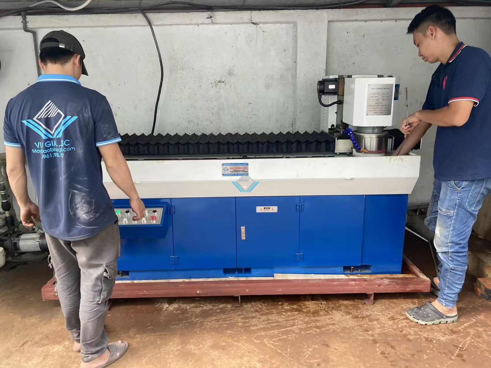 MÁY MÀI DAO CẮT XÉN GIẤY GIÁ 220 TRIỆU