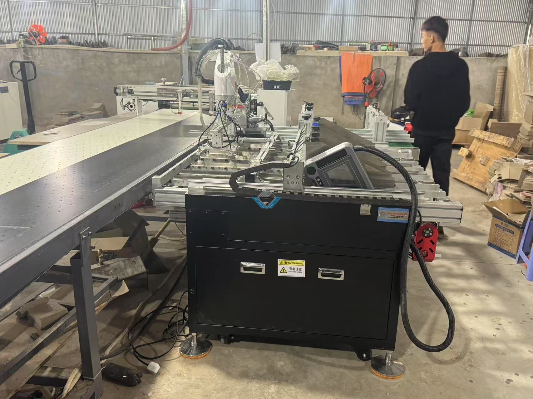 TAY ROBOT ĐẶT HỘP BÌA CỨNG TỰ ĐỘNG